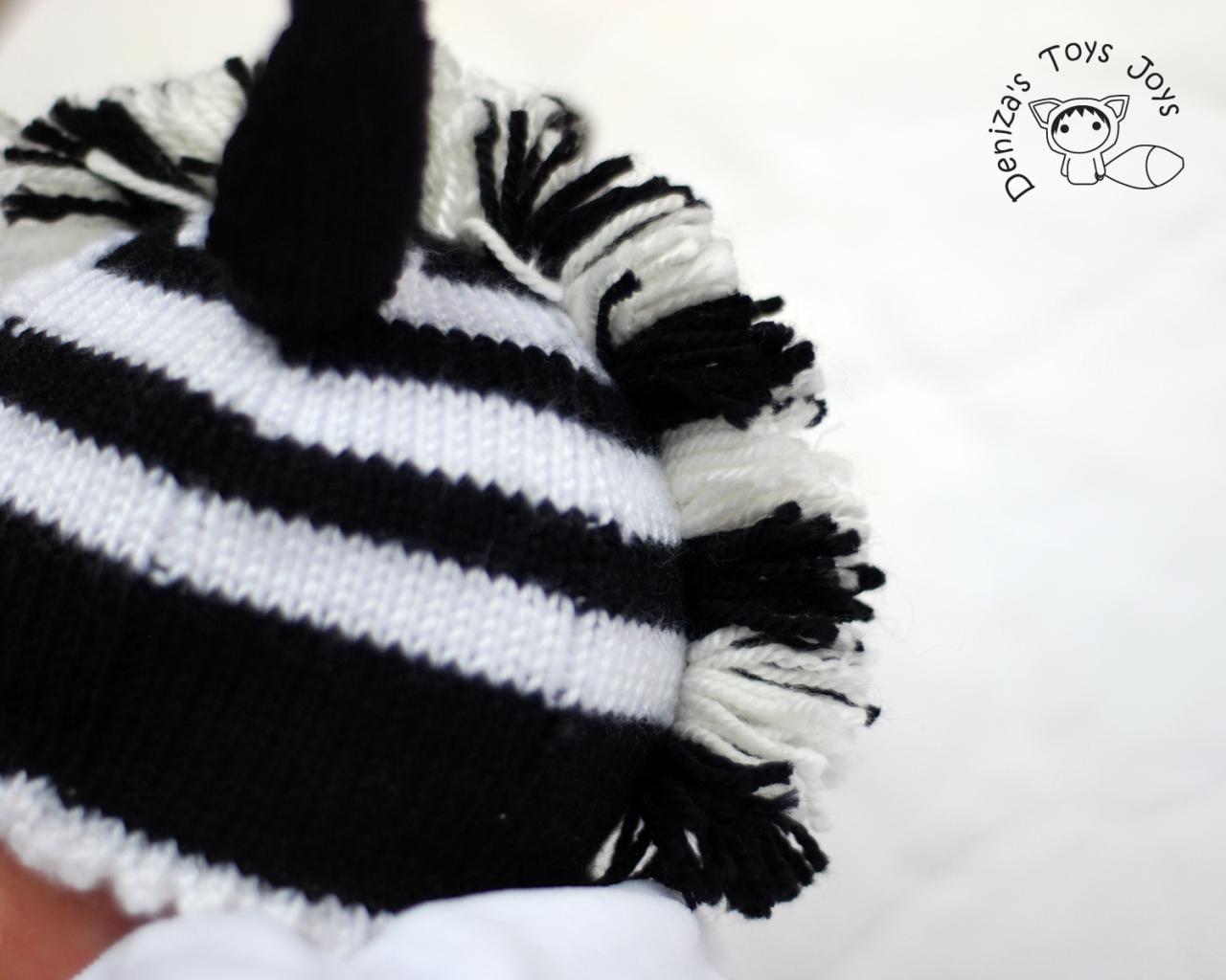 Born Baby Zebra Hat Knitting Pattern. on Luulla