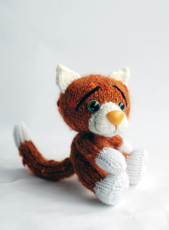 Rufous Cat Spark on Luulla